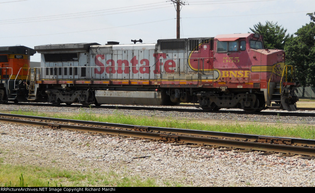 BNSF 555